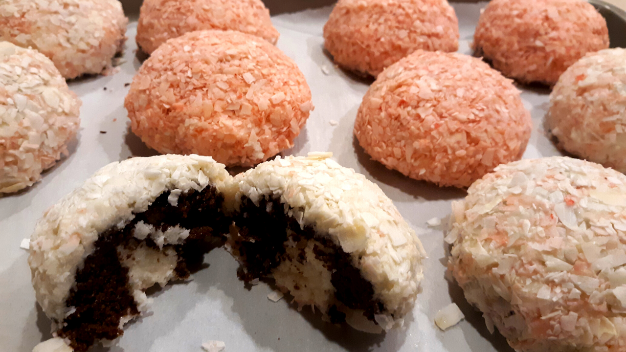 Easy Keto Edible Snowballs - Janet's delicious low carb kitchen